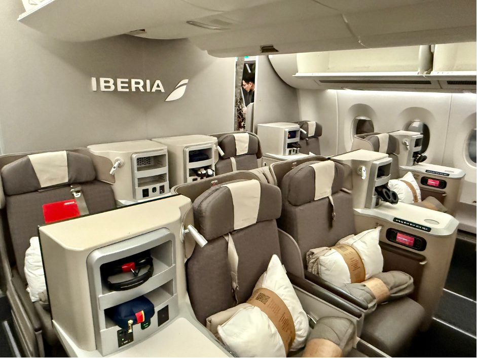 Inside Iberia's A350 "NEXT": Sleek Design, Privacy Doors & Premium ...